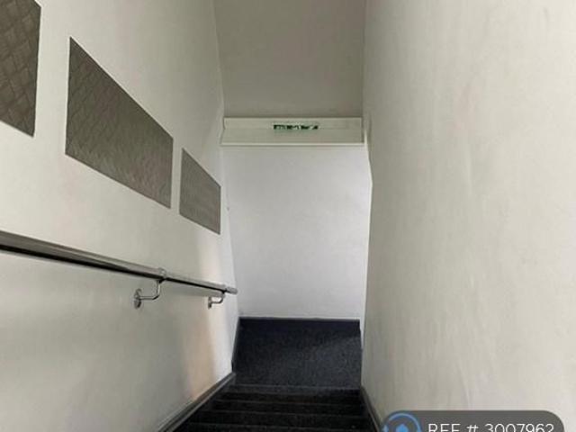 1 bedroom in a house share to rent