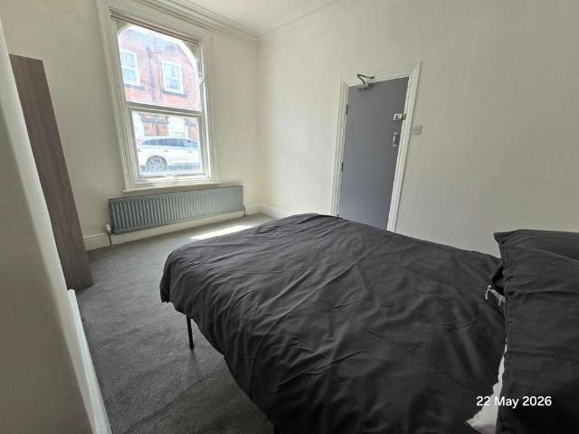 1 bedroom in a house share to rent
