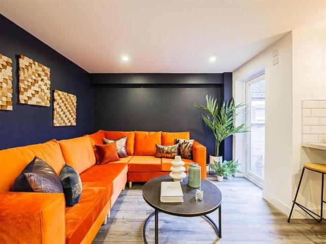 1 bedroom in a house share to rent