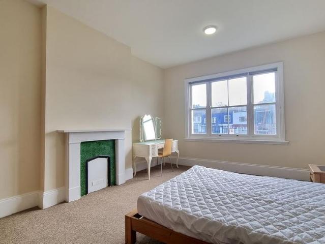 1 bedroom in a house share to rent