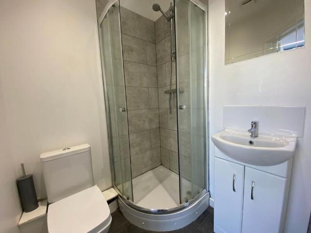 1 bedroom in a house share to rent