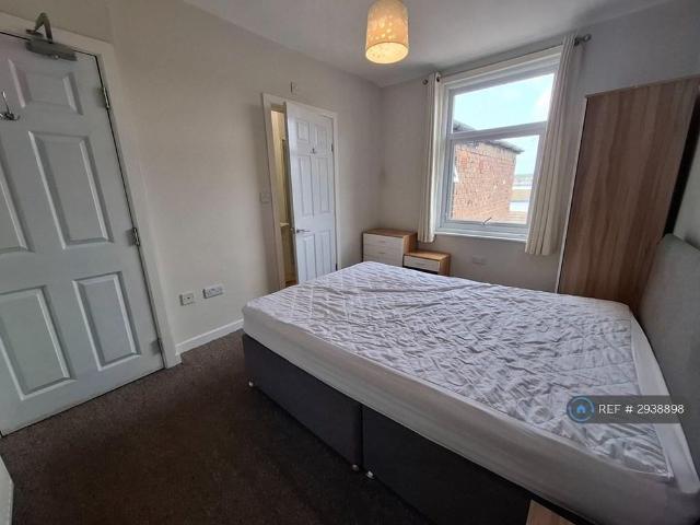 1 bedroom in a house share to rent