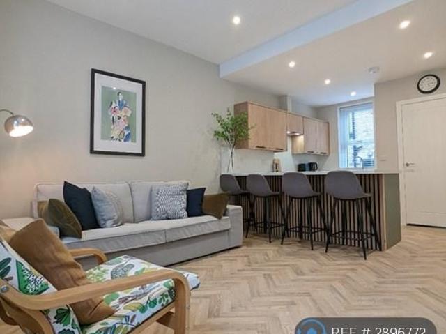 1 bedroom in a house share to rent
