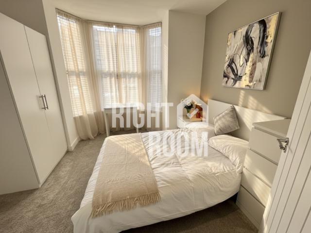 1 bedroom in a house share to rent