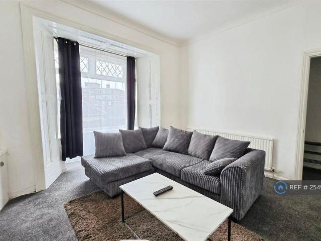 1 bedroom in a house share to rent