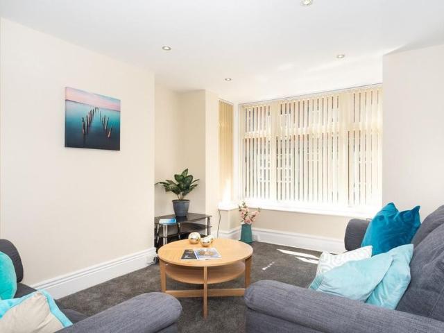 1 bedroom in a house share to rent