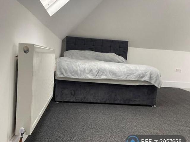 1 bedroom in a house share to rent