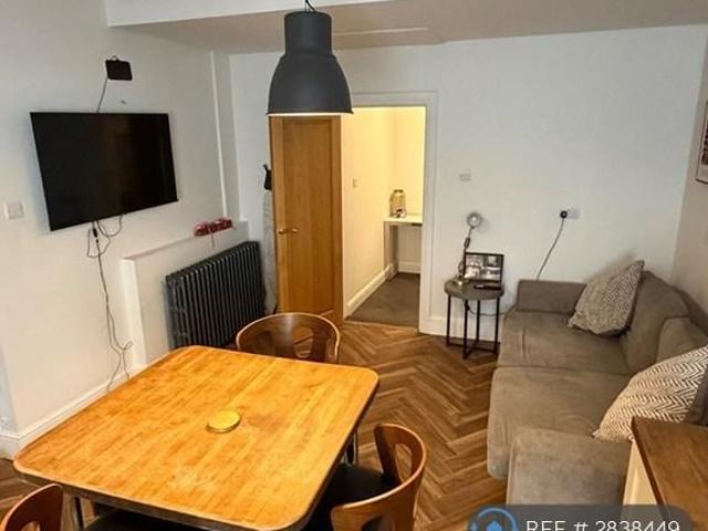 1 bedroom in a house share to rent