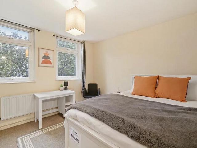 1 bedroom in a house share to rent