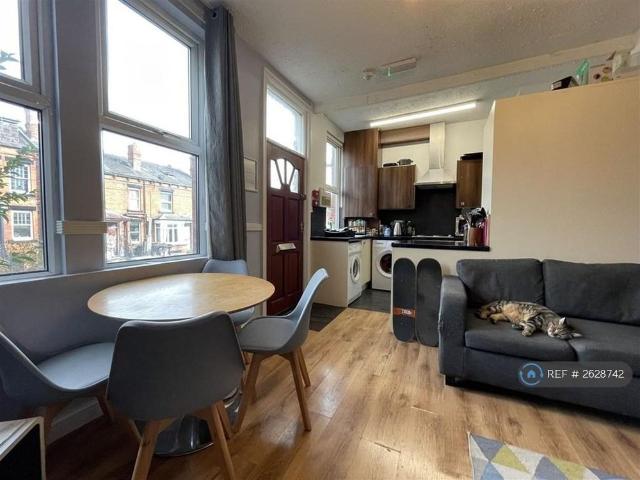 1 bedroom in a house share to rent