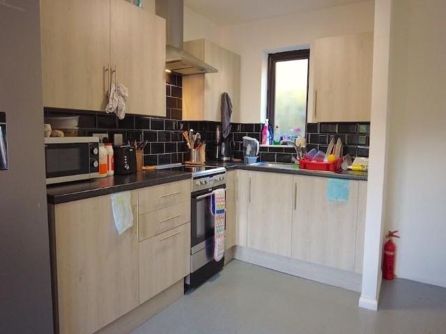 1 bedroom in a house share to rent