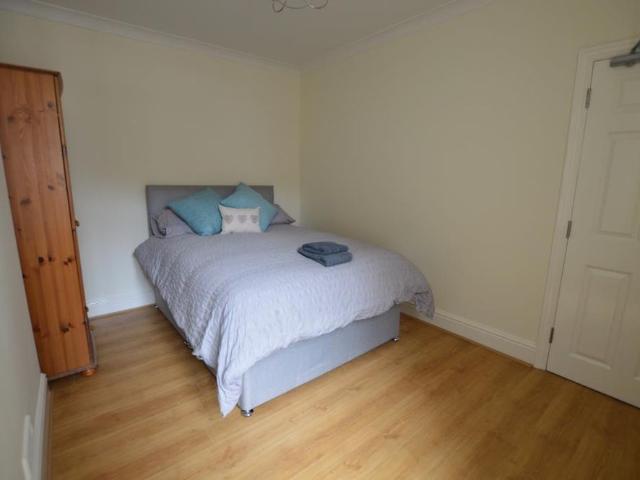 1 bedroom in a house share to rent