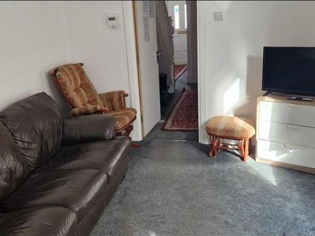 1 bedroom in a house share to rent