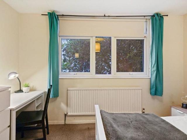 1 bedroom in a house share to rent