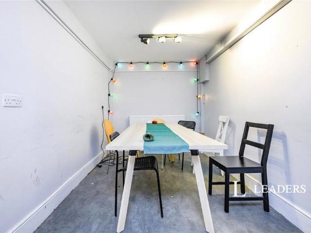 1 bedroom in a house share to rent