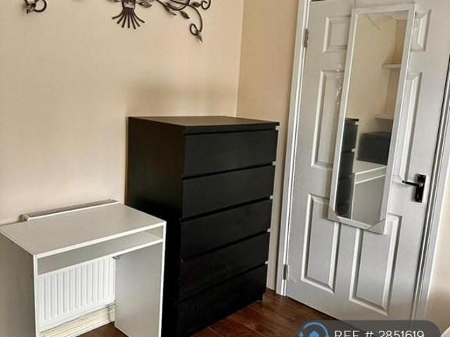 1 bedroom in a house share to rent