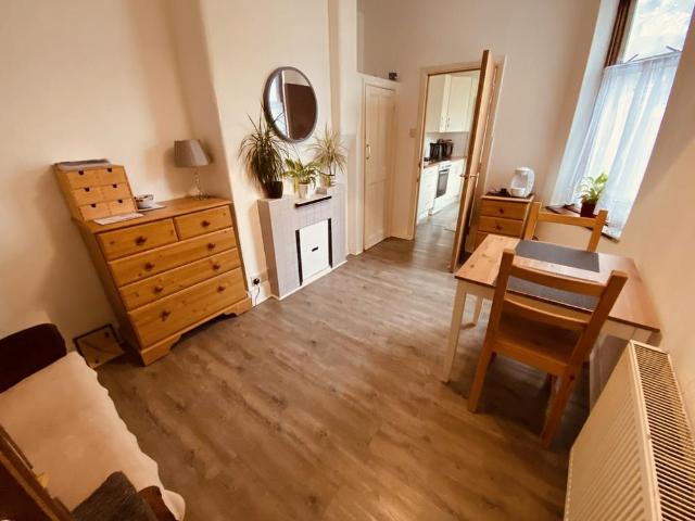1 bedroom in a house share to rent