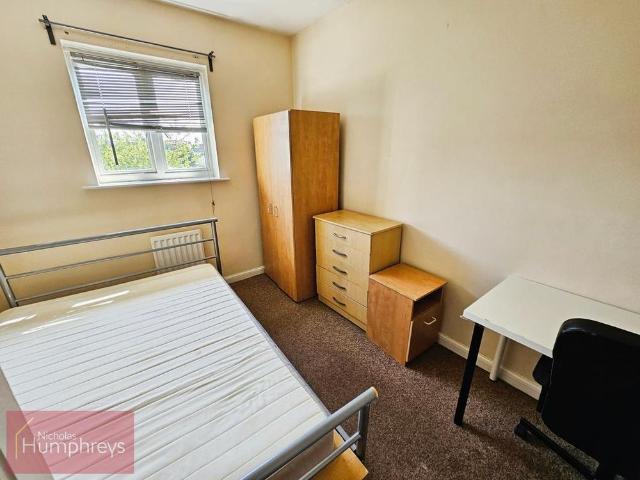 1 bedroom in a house share to rent