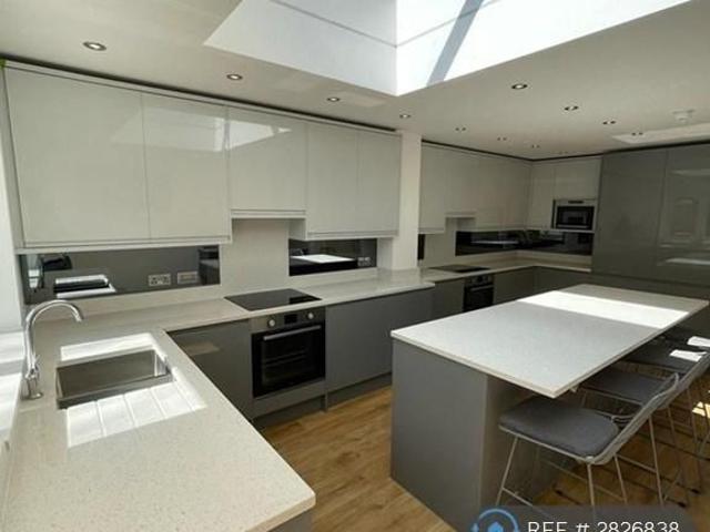 1 bedroom in a house share to rent