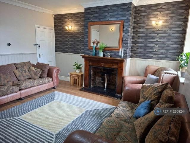 1 bedroom in a house share to rent