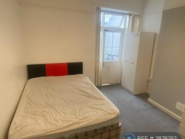 1 bedroom in a house share to rent