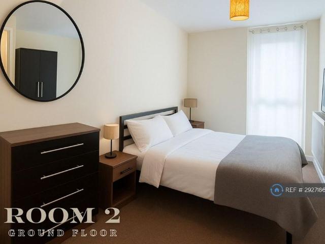 1 bedroom in a house share to rent