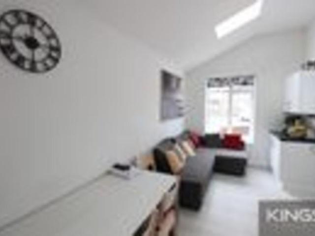 1 bedroom in a house share to rent