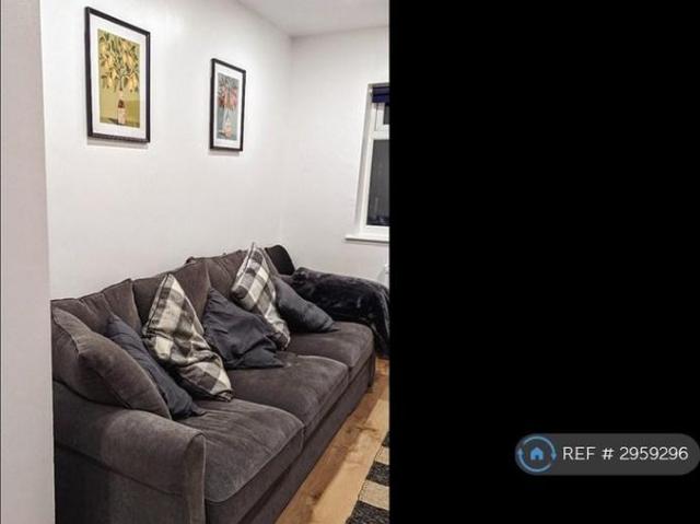 1 bedroom in a house share to rent