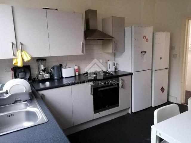 1 bedroom in a house share to rent