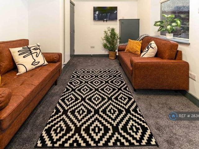 1 bedroom in a house share to rent