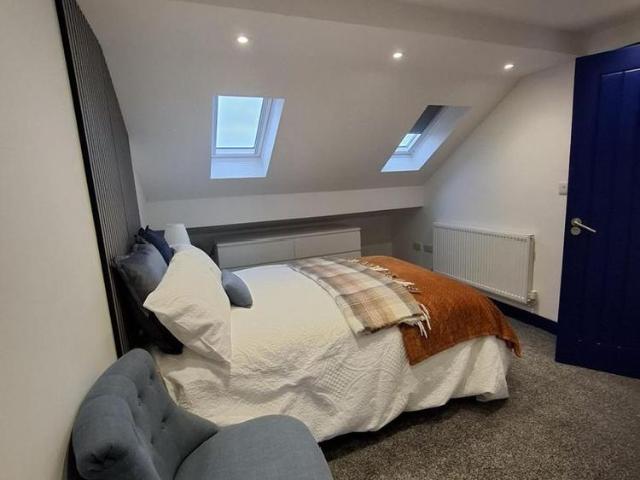 1 bedroom in a house share to rent