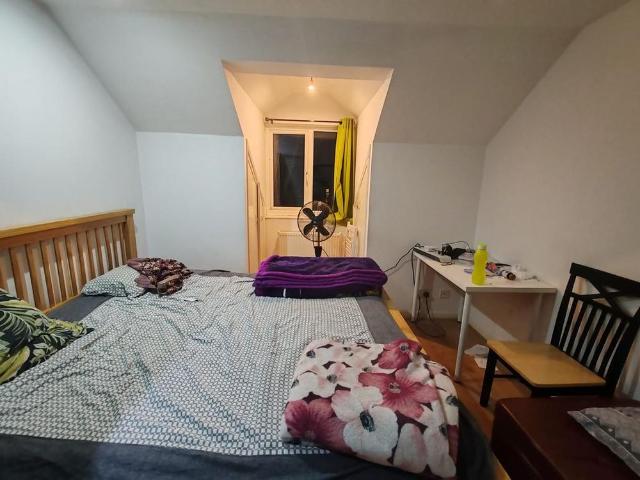 1 bedroom in a house share to rent