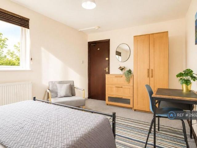 1 bedroom in a house share to rent