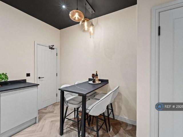 1 bedroom in a house share to rent