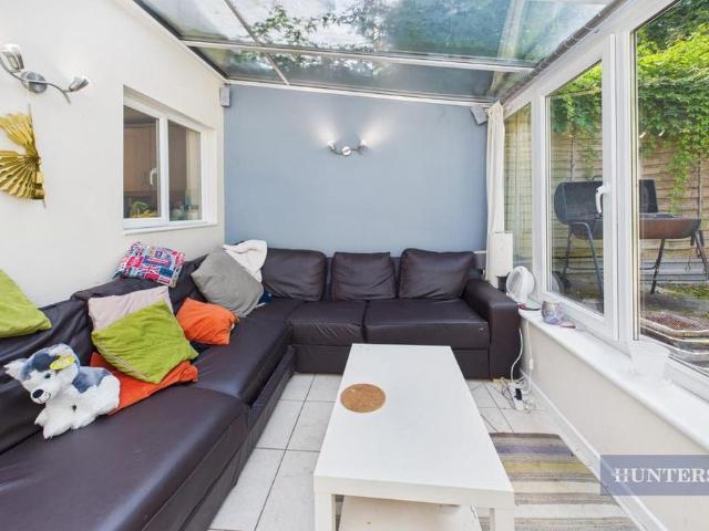 1 bedroom in a house share to rent