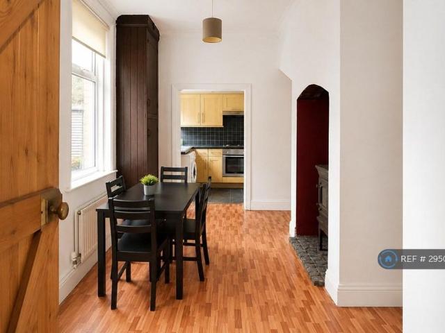 1 bedroom in a house share to rent