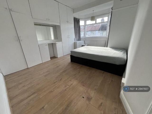 1 bedroom in a house share to rent