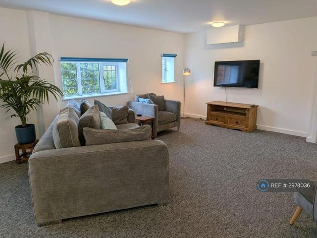 1 bedroom in a house share to rent