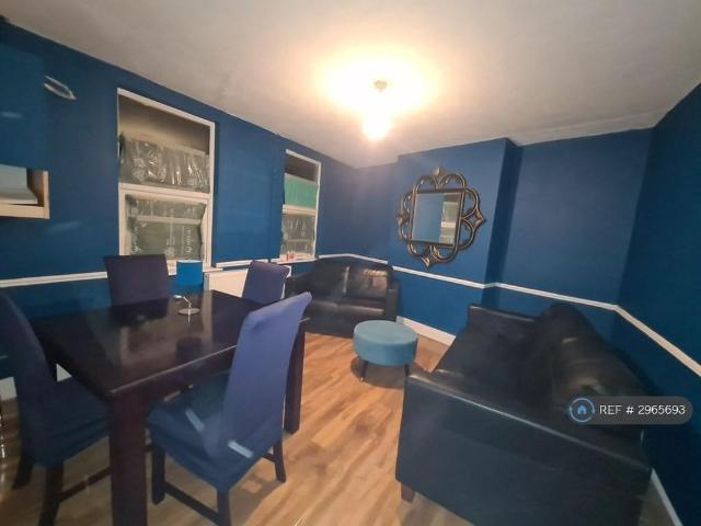1 bedroom in a house share to rent
