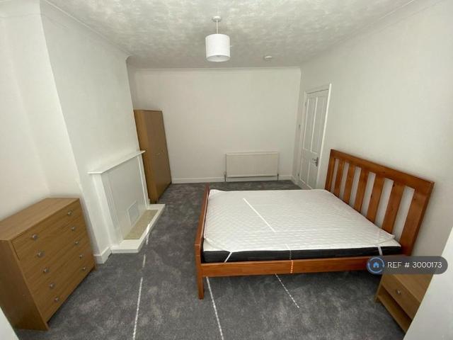 1 bedroom in a house share to rent
