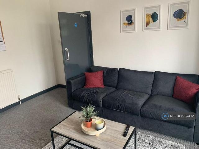 1 bedroom in a house share to rent