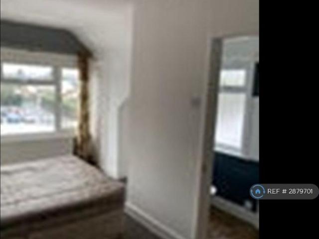 1 bedroom in a house share to rent