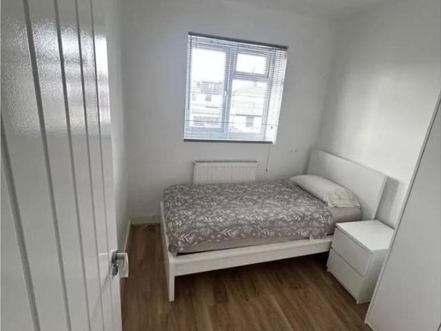 1 bedroom in a house share to rent