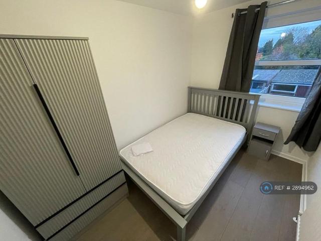 1 bedroom in a house share to rent