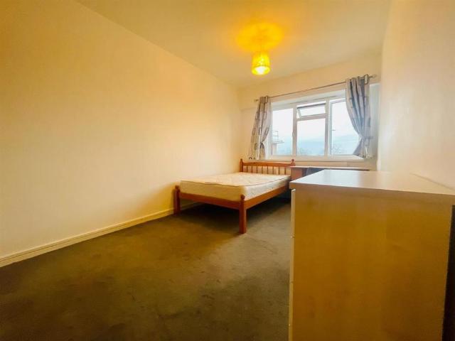 1 bedroom in a house share to rent