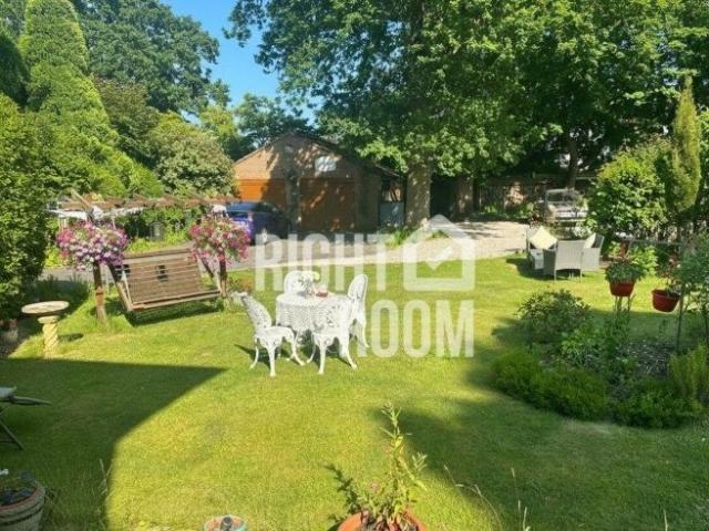 1 bedroom in a house share to rent