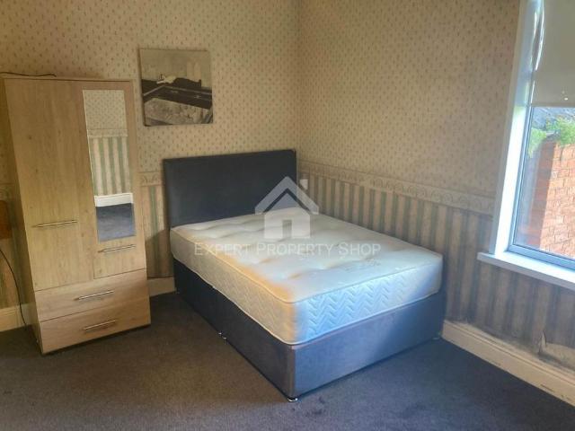 1 bedroom in a house share to rent