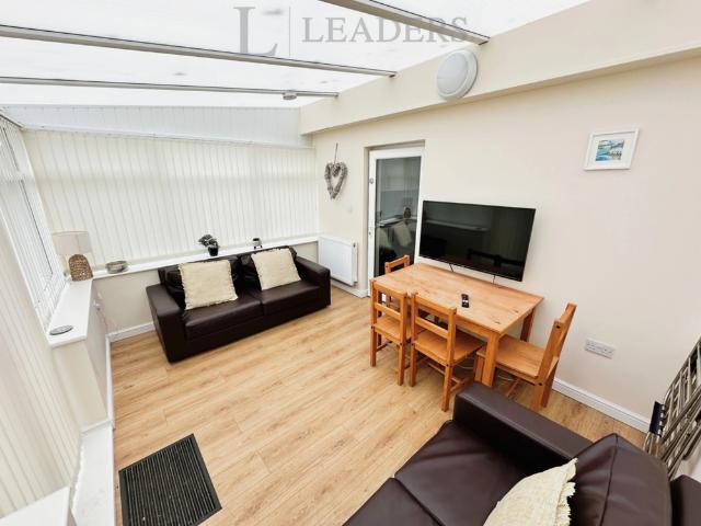 1 bedroom in a house share to rent