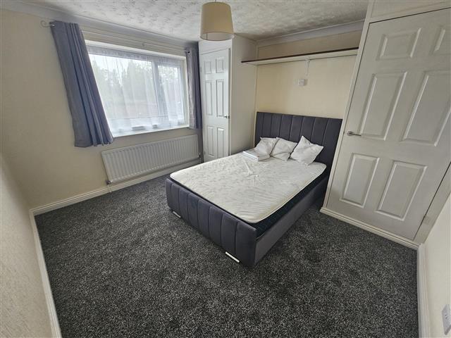 1 bedroom in a house share to rent