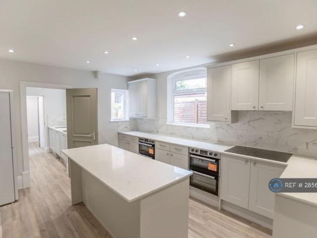 1 bedroom in a house share to rent